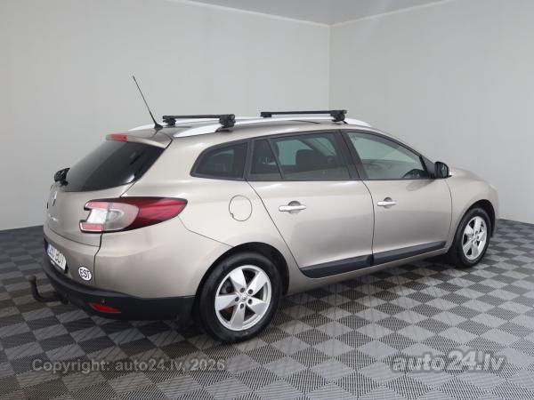 Smilšu krāsa Renault Megane 2011 Tallina, ar dzinēja tilpumu 1.60 L un nobraukumu 157 tūkst. km par 2499 €, foto 3 vietnē AUTOMOTO.COM.LV