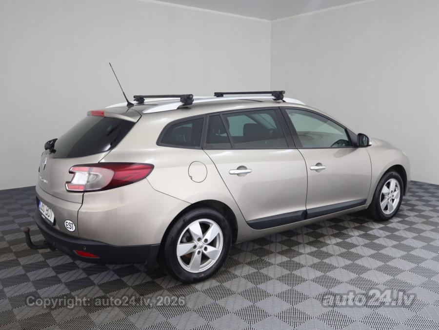 Beige Renault Megane 2011 in Tallinn, with an engine capacity of 1.60 L and mileage of 157 thousand km for 2499 €, photo 4 on AUTOMOTO.COM.LV