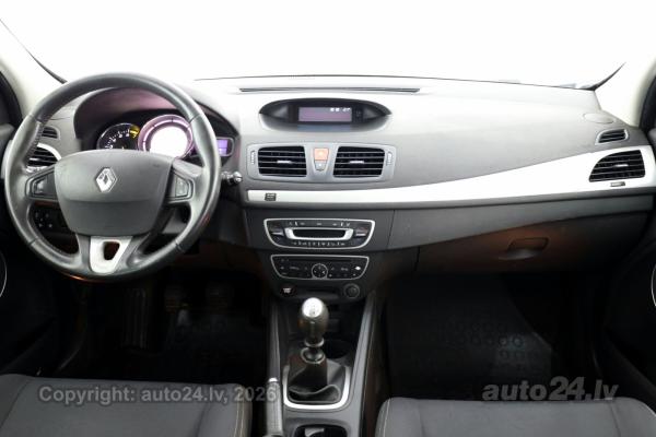 Smilšu krāsa Renault Megane 2011 Tallina, ar dzinēja tilpumu 1.60 L un nobraukumu 157 tūkst. km par 2499 €, foto 5 vietnē AUTOMOTO.COM.LV