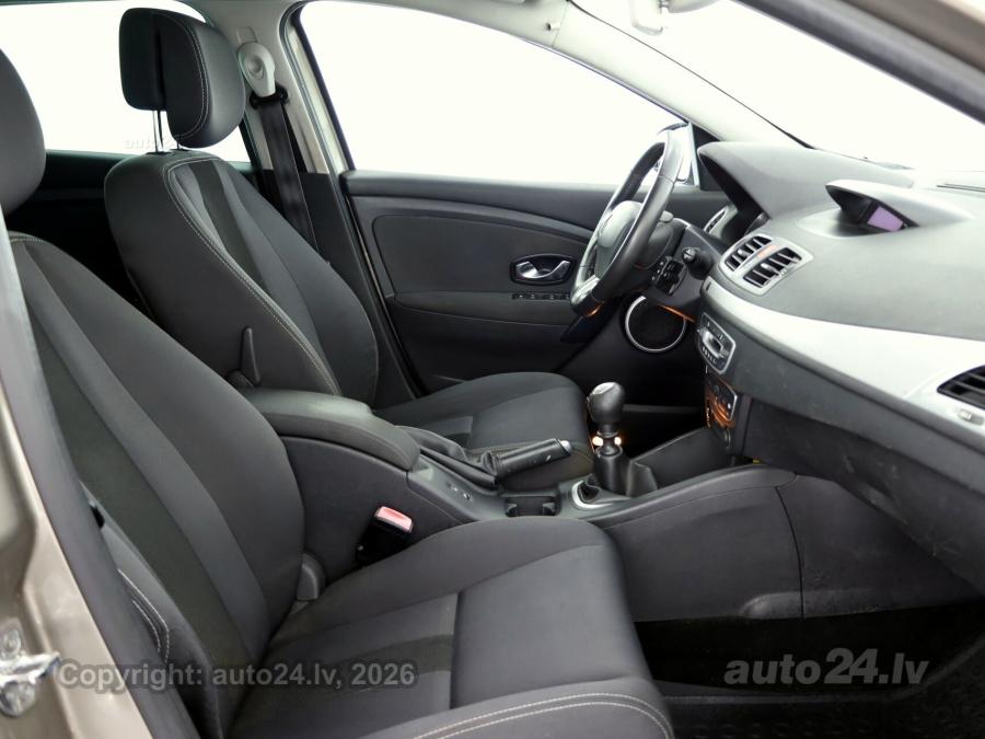 Beige Renault Megane 2011 in Tallinn, with an engine capacity of 1.60 L and mileage of 157 thousand km for 2499 €, photo 7 on AUTOMOTO.COM.LV
