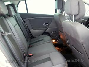 Beige Renault Megane 2011 in Tallinn, with an engine capacity of 1.60 L and mileage of 157 thousand km for 2499 €, photo 8 on AUTOMOTO.COM.LV