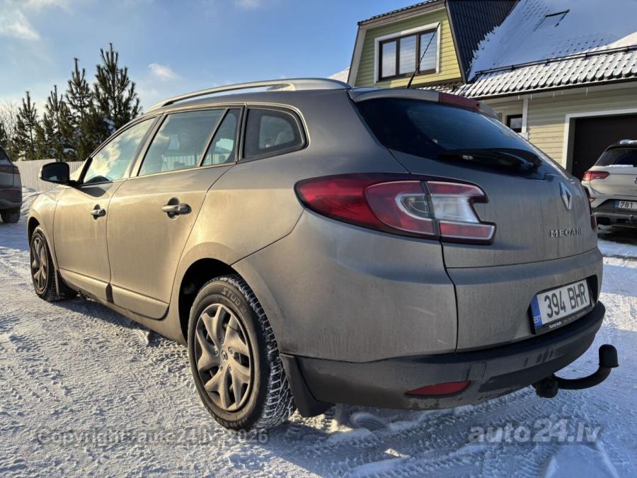 Beige Renault Megane 2012 in Tallinn, with an engine capacity of 1.60 L and mileage of 269 thousand km for 2700 €, photo 4 on AUTOMOTO.COM.LV