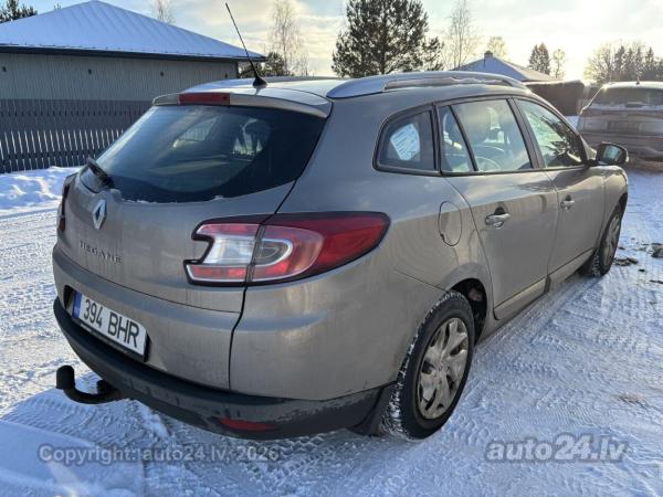 Smilšu krāsa Renault Megane 2012 Tallina, ar dzinēja tilpumu 1.60 L un nobraukumu 269 tūkst. km par 2700 €, foto 5 vietnē AUTOMOTO.COM.LV