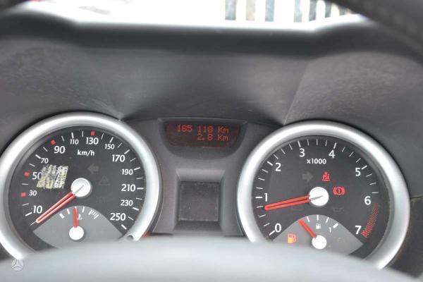 Black Renault Megane 2004 in Marijampole, with an engine capacity of 1.60 L and mileage of 165 thousand km for 1300 €, photo 11 on AUTOMOTO.COM.LV