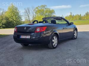 Black Renault Megane 2004 in Liepaja, with an engine capacity of 1.60 L and mileage of 258 thousand km for 2000 €, photo 4 on AUTOMOTO.COM.LV