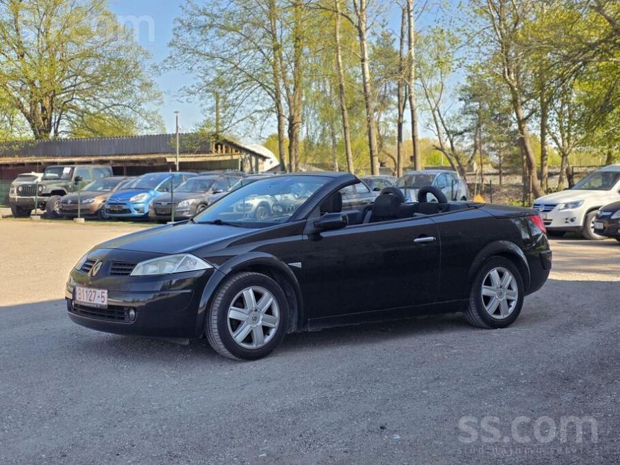 Black Renault Megane 2004 in Liepaja, with an engine capacity of 1.60 L and mileage of 258 thousand km for 2000 €, photo 2 on AUTOMOTO.COM.LV