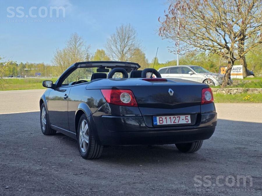 Black Renault Megane 2004 in Liepaja, with an engine capacity of 1.60 L and mileage of 258 thousand km for 2000 €, photo 3 on AUTOMOTO.COM.LV