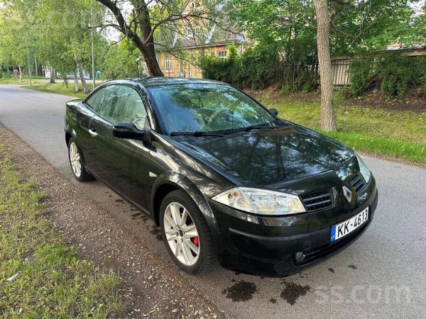 Black Renault Megane 2004 in Liepaja, with an engine capacity of 1.90 L and mileage of 240 thousand km for 1500 €, photo 1 on AUTOMOTO.COM.LV