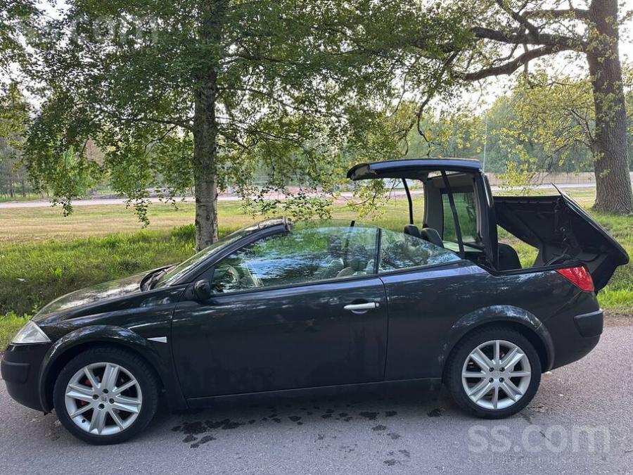 Melns Renault Megane 2004 Liepāja, ar dzinēja tilpumu 1.90 L un nobraukumu 240 tūkst. km par 1500 €, foto 9 vietnē AUTOMOTO.COM.LV
