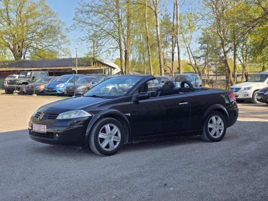 Black Renault Megane 2004 in Riga, with an engine capacity of 1.60 L and mileage of 258 thousand km for 2650 €, photo 3 on AUTOMOTO.COM.LV