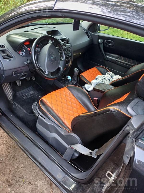 Melns Renault Megane 2004 Liepāja, ar dzinēja tilpumu 1.60 L un nobraukumu 283 tūkst. km par 2100 €, foto 4 vietnē AUTOMOTO.COM.LV