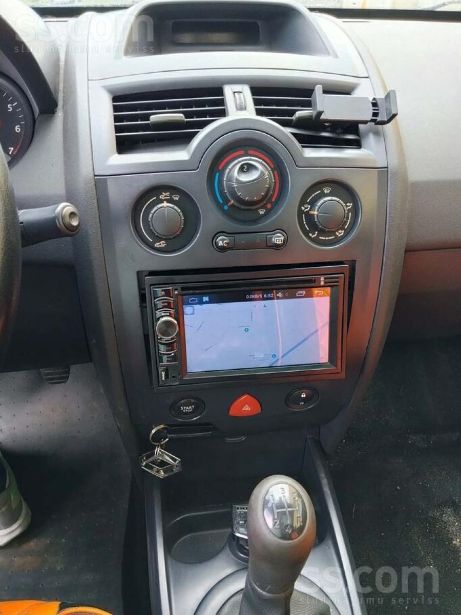 Melns Renault Megane 2004 Liepāja, ar dzinēja tilpumu 1.60 L un nobraukumu 283 tūkst. km par 2100 €, foto 5 vietnē AUTOMOTO.COM.LV