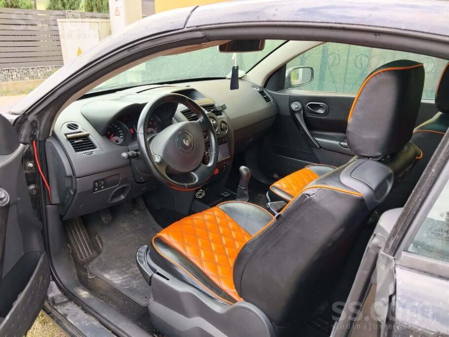 Melns Renault Megane 2004 Liepāja, ar dzinēja tilpumu 1.60 L un nobraukumu 283 tūkst. km par 2100 €, foto 6 vietnē AUTOMOTO.COM.LV