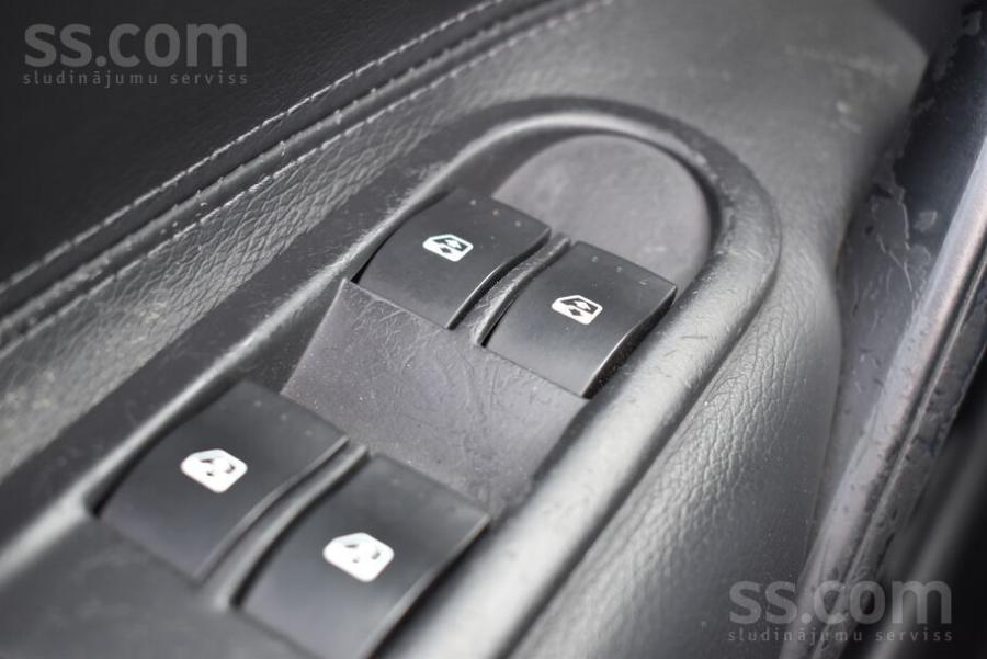 Melns Renault Megane 2006 Kuldīga, ar dzinēja tilpumu 1.90 L un nobraukumu 0 tūkst. km par 1990 €, foto 17 vietnē AUTOMOTO.COM.LV
