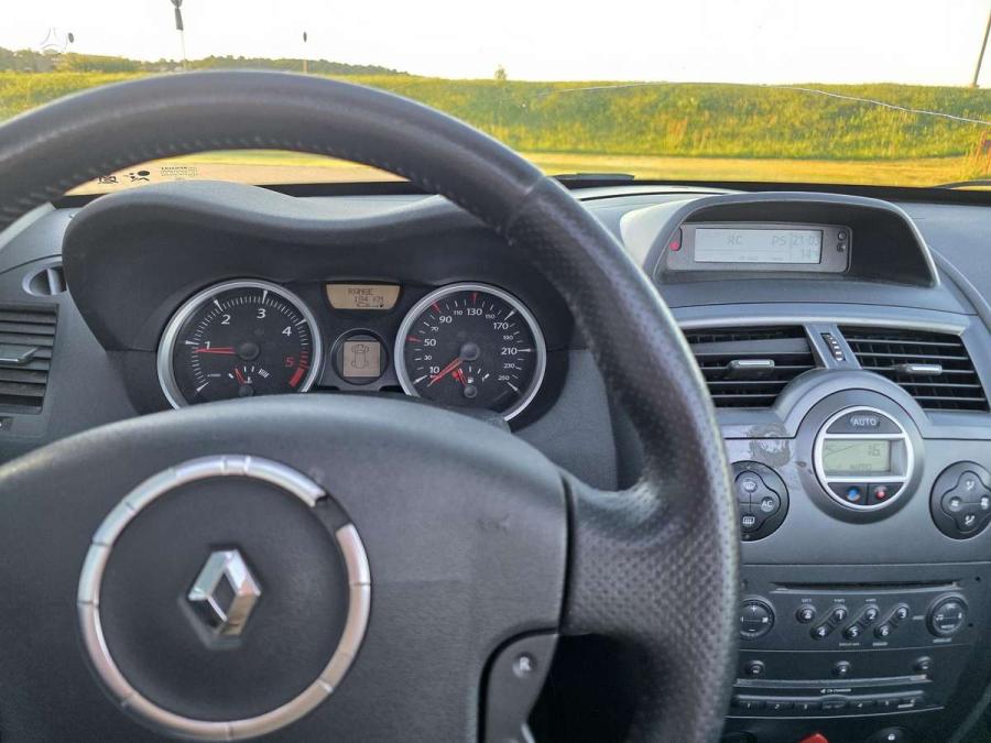 Black Renault Megane 2006 in Kaunas, with an engine capacity of 1.87 L and mileage of 384 thousand km for 850 €, photo 23 on AUTOMOTO.COM.LV