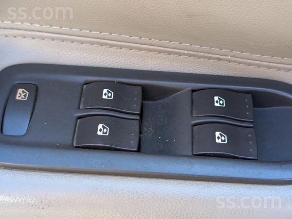 Melns Renault Megane 2006 Rīga, ar dzinēja tilpumu 1.80 L un nobraukumu 270 tūkst. km par 2200 €, foto 10 vietnē AUTOMOTO.COM.LV