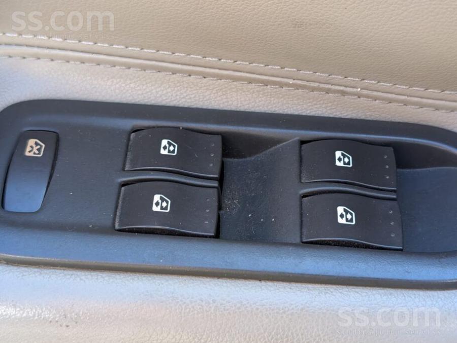 Melns Renault Megane 2006 Rīga, ar dzinēja tilpumu 1.80 L un nobraukumu 270 tūkst. km par 2200 €, foto 11 vietnē AUTOMOTO.COM.LV