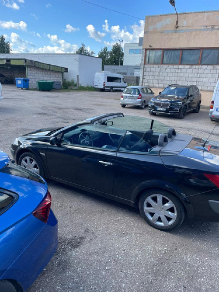 Melns Renault Megane 2007 Narva, ar dzinēja tilpumu 2.00 L un nobraukumu 141 tūkst. km par 2200 €, foto 3 vietnē AUTOMOTO.COM.LV