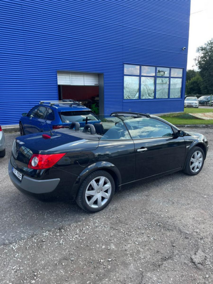 Melns Renault Megane 2007 Narva, ar dzinēja tilpumu 2.00 L un nobraukumu 141 tūkst. km par 2200 €, foto 5 vietnē AUTOMOTO.COM.LV