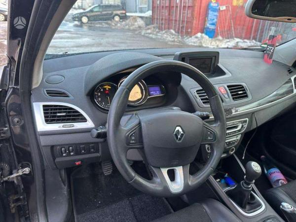 Melns Renault Megane 2010 Viļņa, ar dzinēja tilpumu 1.87 L un nobraukumu 208 tūkst. km par 3200 €, foto 10 vietnē AUTOMOTO.COM.LV