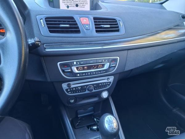 Melns Renault Megane 2010 Tauragė, ar dzinēja tilpumu 1.90 L un nobraukumu 287 tūkst. km par 1350 €, foto 1 vietnē AUTOMOTO.COM.LV