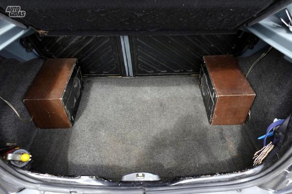 Melns Renault Megane 1996 Panevēža, ar dzinēja tilpumu 1.60 L un nobraukumu 260 tūkst. km par 600 €, foto 9 vietnē AUTOMOTO.COM.LV