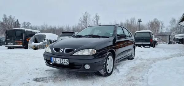 Черный Рено Меган 1999 в Валмиера, объемом двигателя 1.60 л и пробегом 159 тыс. км за 1500 €, фото 7 на AUTOMOTO.COM.LV
