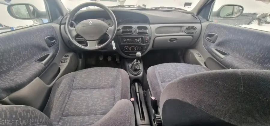 Черный Рено Меган 1999 в Валмиера, объемом двигателя 1.60 л и пробегом 159 тыс. км за 1500 €, фото 10 на AUTOMOTO.COM.LV