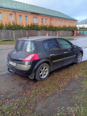 Black Renault Megane 2003 in Liepaja, with an engine capacity of 1.60 L and mileage of 350 thousand km for 550 €, photo  on AUTOMOTO.COM.LV
