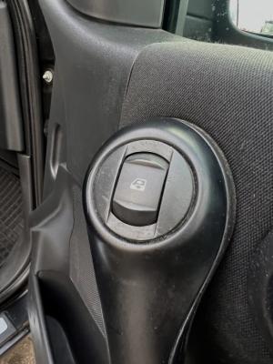 Melns Renault Megane 2004 Rīga, ar dzinēja tilpumu 1.90 L un nobraukumu 317 tūkst. km par 1850 €, foto 15 vietnē AUTOMOTO.COM.LV