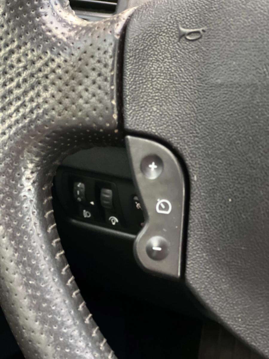 Melns Renault Megane 2004 Rīga, ar dzinēja tilpumu 1.90 L un nobraukumu 317 tūkst. km par 1850 €, foto 21 vietnē AUTOMOTO.COM.LV