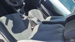 Black Renault Megane 2005 in Vilnius, with an engine capacity of 1.60 L and mileage of 203 thousand km for 899 €, photo 7 on AUTOMOTO.COM.LV