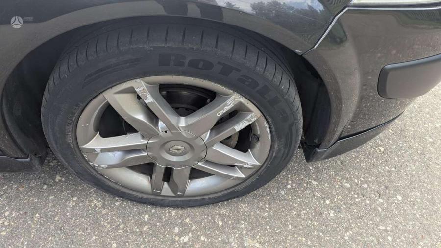 Melns Renault Megane 2007 Kauņa, ar dzinēja tilpumu 2.00 L un nobraukumu 265 tūkst. km par 2490 €, foto 8 vietnē AUTOMOTO.COM.LV