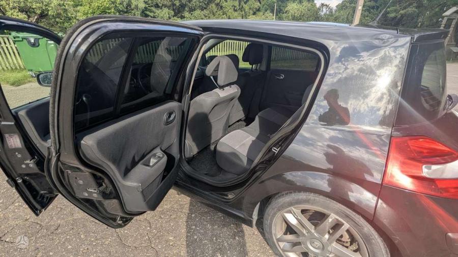 Melns Renault Megane 2007 Kauņa, ar dzinēja tilpumu 2.00 L un nobraukumu 265 tūkst. km par 2490 €, foto 22 vietnē AUTOMOTO.COM.LV