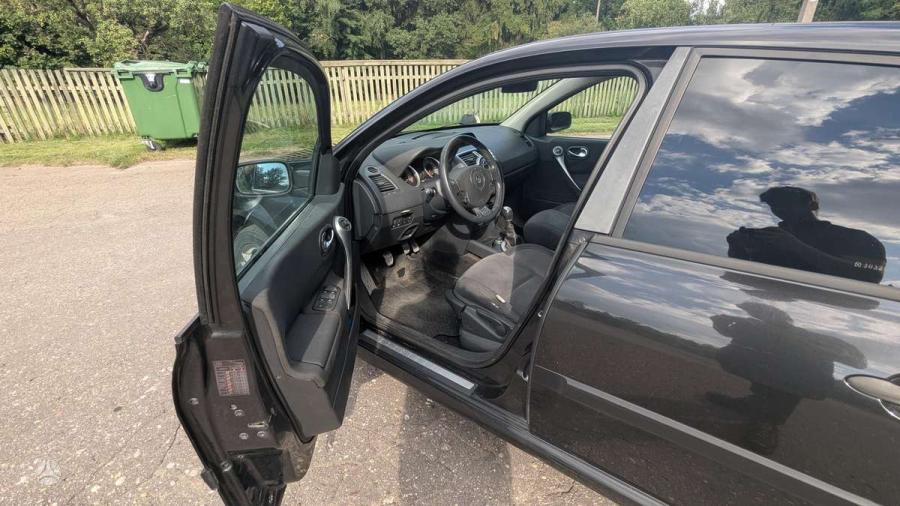 Melns Renault Megane 2007 Kauņa, ar dzinēja tilpumu 2.00 L un nobraukumu 265 tūkst. km par 2490 €, foto 24 vietnē AUTOMOTO.COM.LV