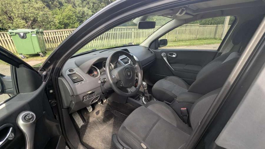 Melns Renault Megane 2007 Kauņa, ar dzinēja tilpumu 2.00 L un nobraukumu 265 tūkst. km par 2490 €, foto 25 vietnē AUTOMOTO.COM.LV