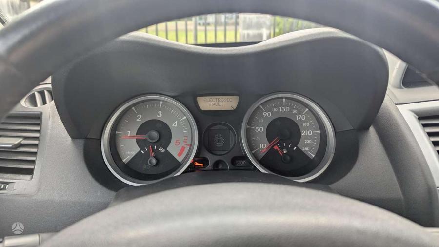Melns Renault Megane 2007 Kauņa, ar dzinēja tilpumu 2.00 L un nobraukumu 265 tūkst. km par 2490 €, foto 28 vietnē AUTOMOTO.COM.LV