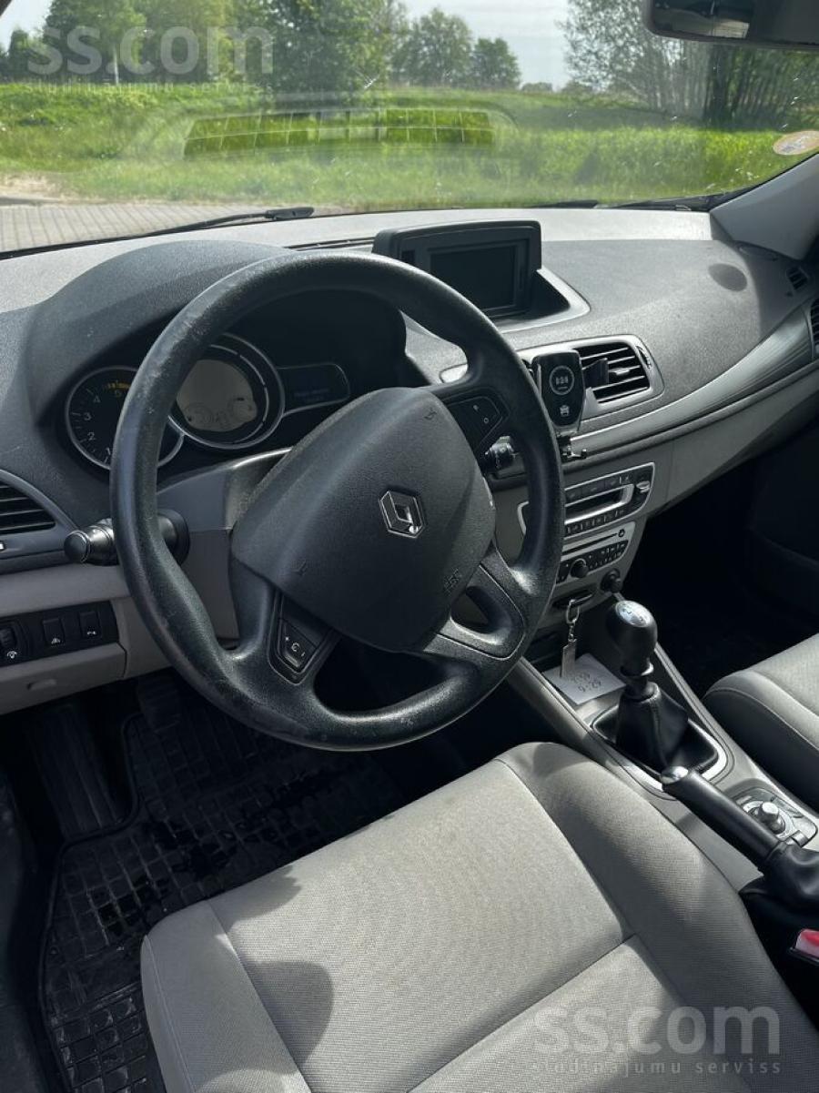 Melns Renault Megane 2009 Ventspils, ar dzinēja tilpumu 1.50 L un nobraukumu 233 tūkst. km par 10300 €, foto 6 vietnē AUTOMOTO.COM.LV