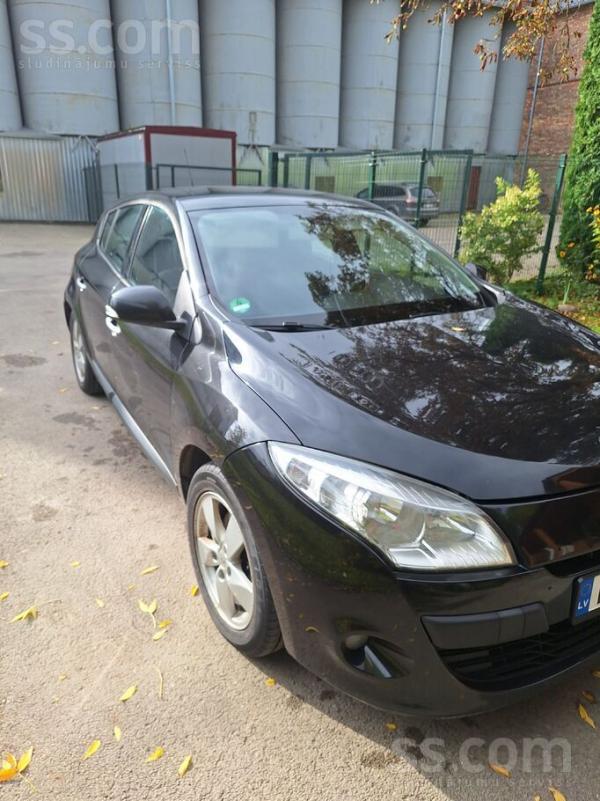 Renault Megane 2009 Bauska vietnÄ Melns Renault Megane 2009 Bauska, ar dzinÄja tilpumu 1.90 L un nobraukumu 346 tÅ«kst. km par 2000 ā¬, foto 4 vietnÄ AUTOMOTO.COM.LV