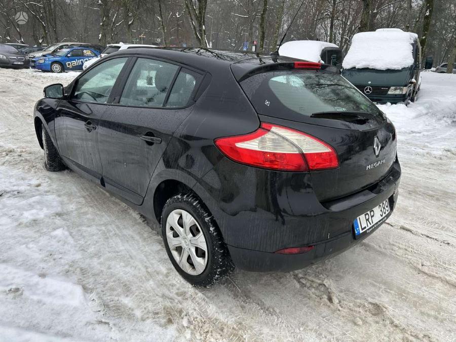 Melns Renault Megane 2010 Viļņa, ar dzinēja tilpumu 1.46 L un nobraukumu 195 tūkst. km par 1500 €, foto 3 vietnē AUTOMOTO.COM.LV