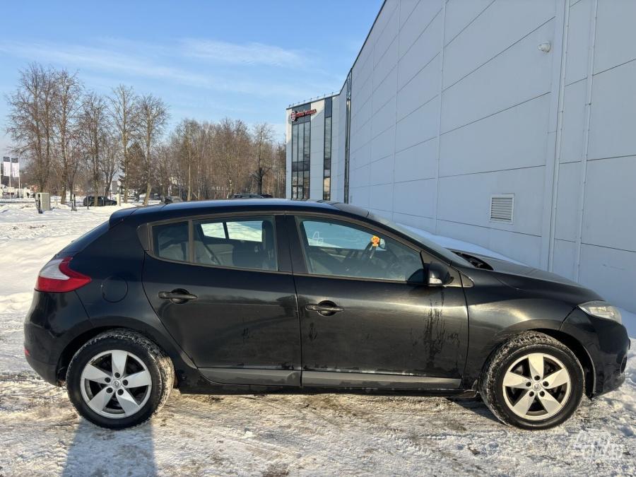 Black Renault Megane 2011 in Kaunas, with an engine capacity of 1.90 L and mileage of 290 thousand km for 2290 €, photo 5 on AUTOMOTO.COM.LV