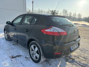 Black Renault Megane 2011 in Kaunas, with an engine capacity of 1.90 L and mileage of 290 thousand km for 2290 €, photo 8 on AUTOMOTO.COM.LV
