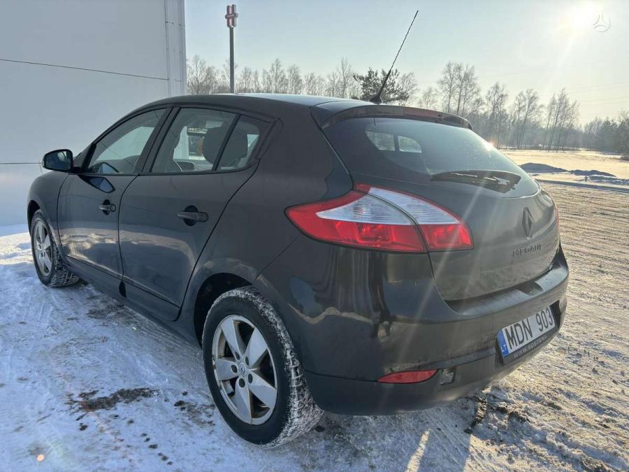 Black Renault Megane 2011 in Kaunas, with an engine capacity of 1.87 L and mileage of 290 thousand km for 2350 €, photo 8 on AUTOMOTO.COM.LV