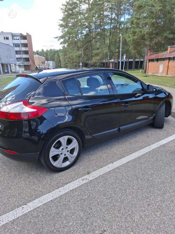 Black Renault Megane 2011 in Visaginas, with an engine capacity of 1.46 L and mileage of 240 thousand km for 2500 €, photo 5 on AUTOMOTO.COM.LV