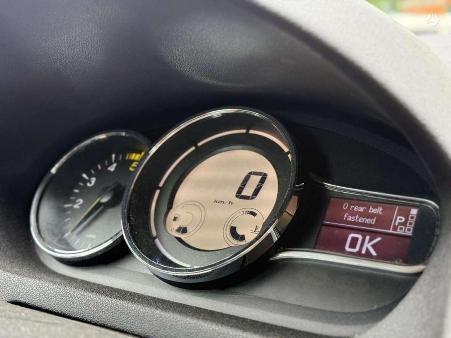 Melns Renault Megane 2012 Viļņa, ar dzinēja tilpumu 1.50 L un nobraukumu 225 tūkst. km par 2900 €, foto 11 vietnē AUTOMOTO.COM.LV