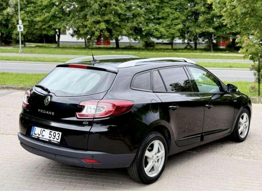 Melns Renault Megane 2012 Viļņa, ar dzinēja tilpumu 1.50 L un nobraukumu 225 tūkst. km par 3300 €, foto 4 vietnē AUTOMOTO.COM.LV