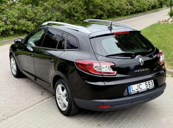Black Renault Megane 2012 in Vilnius, with an engine capacity of 1.50 L and mileage of 225 thousand km for 3300 €, photo 4 on AUTOMOTO.COM.LV