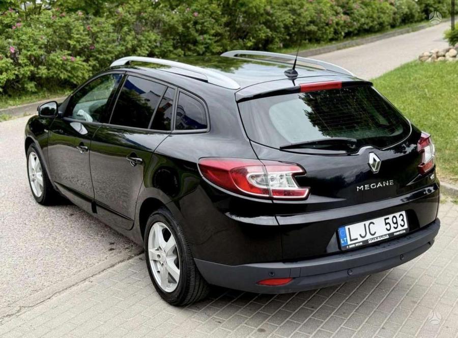 Melns Renault Megane 2012 Viļņa, ar dzinēja tilpumu 1.50 L un nobraukumu 225 tūkst. km par 3300 €, foto 5 vietnē AUTOMOTO.COM.LV