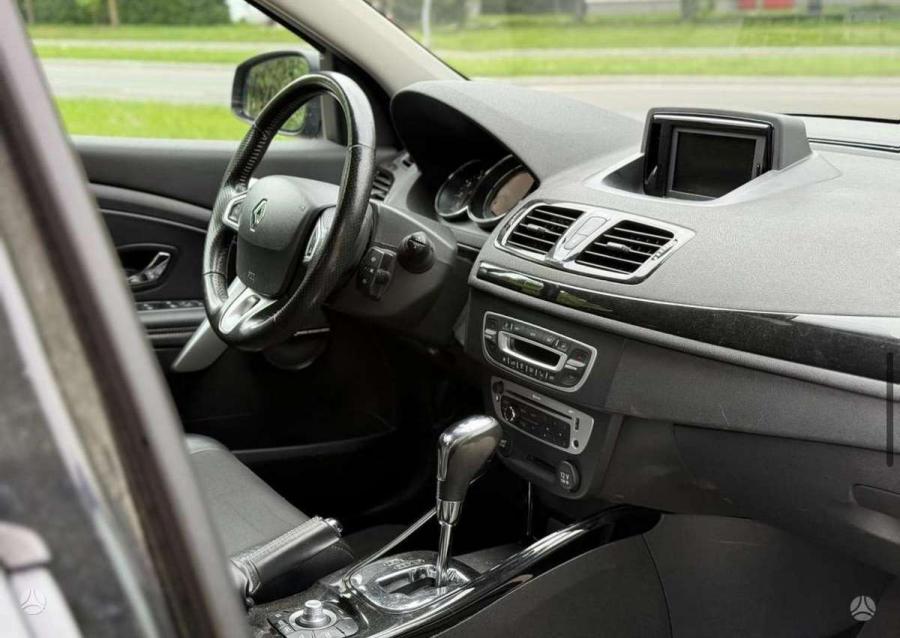 Melns Renault Megane 2012 Viļņa, ar dzinēja tilpumu 1.50 L un nobraukumu 225 tūkst. km par 3300 €, foto 9 vietnē AUTOMOTO.COM.LV