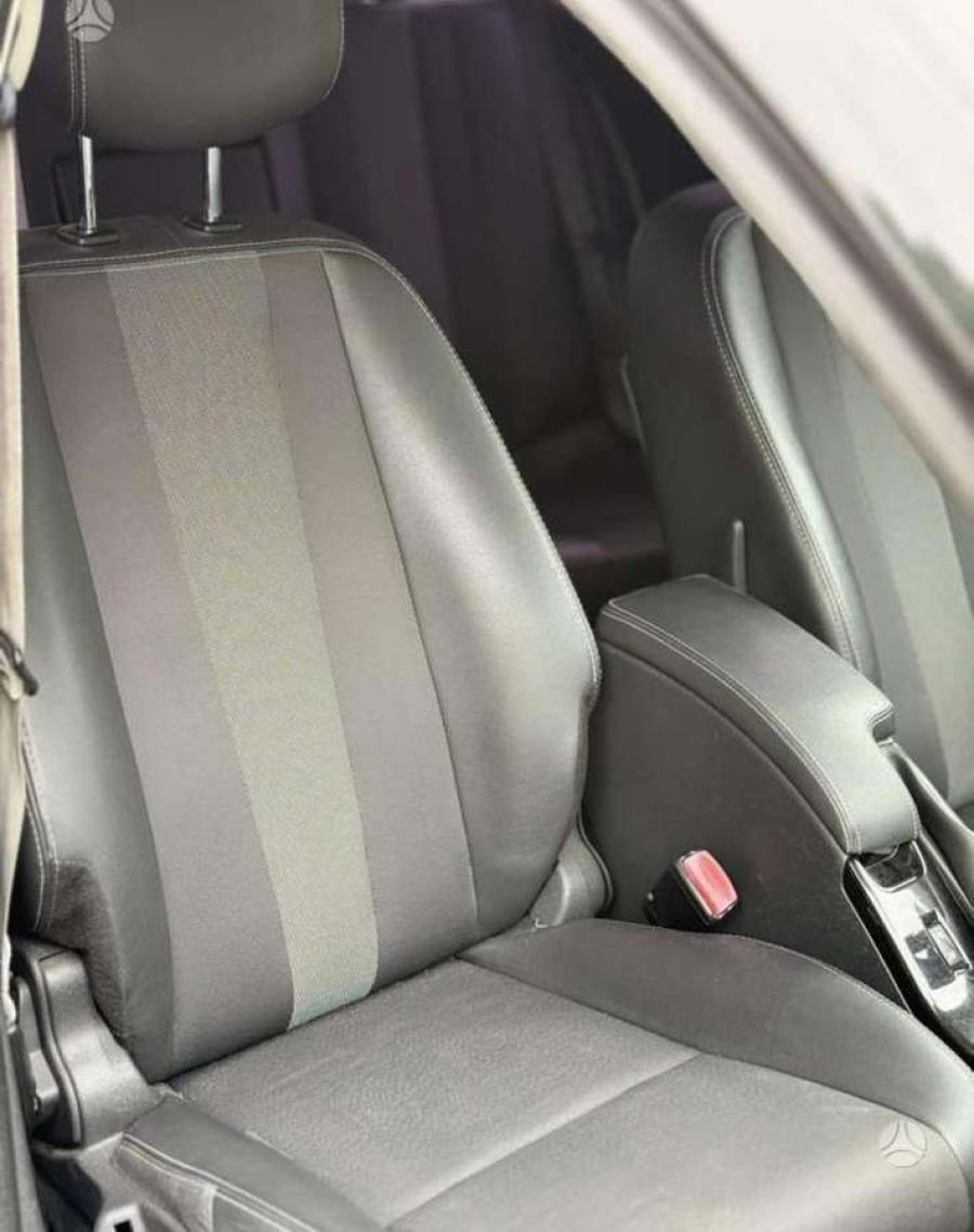 Melns Renault Megane 2012 Viļņa, ar dzinēja tilpumu 1.50 L un nobraukumu 225 tūkst. km par 3300 €, foto 10 vietnē AUTOMOTO.COM.LV